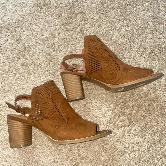 Universal Thread | Shoes | 88 Brown Open Toed Block Heels | Poshmark